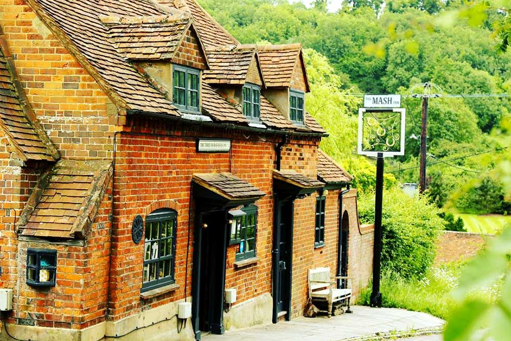 The best countryside pubs for food near London | Hot Dinners recommends ...