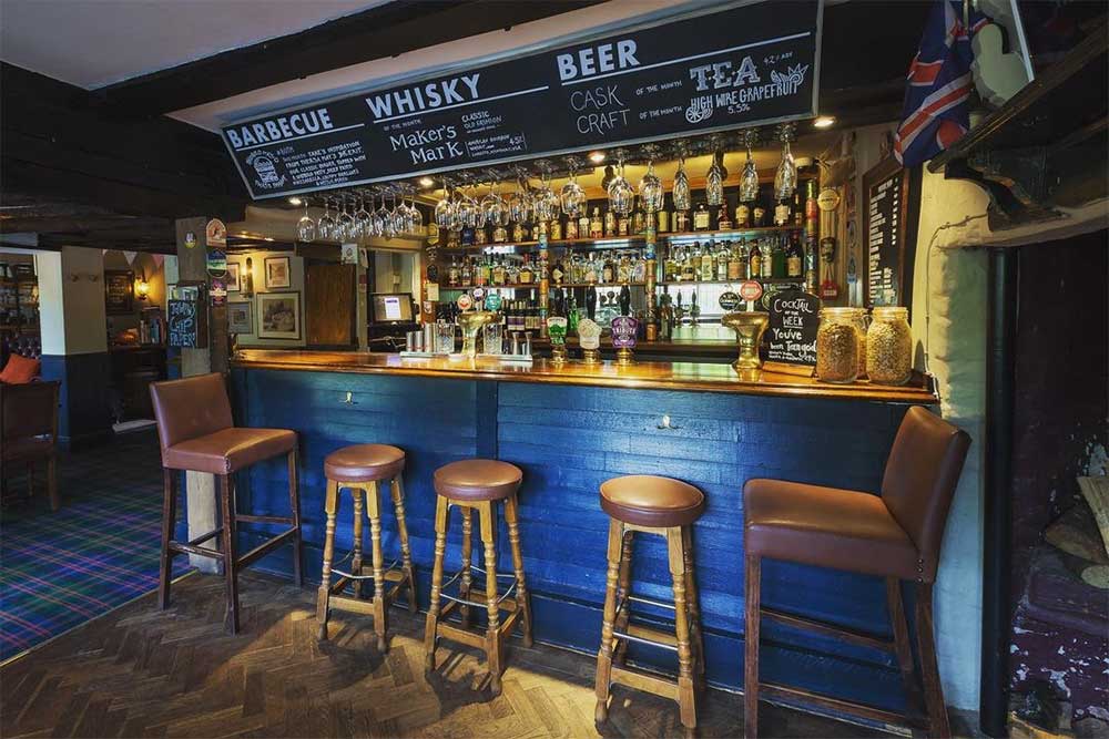 The best countryside pubs for food (fairly) near London | Hot Dinners ...