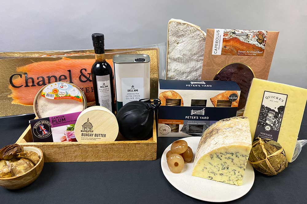 The best Christmas food hampers in London for 2021 | Hot Dinners ...