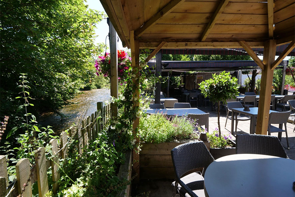 The best countryside pubs for food near London | Hot Dinners