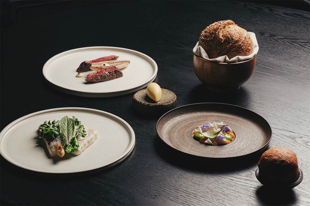 Features | Hot Dinners